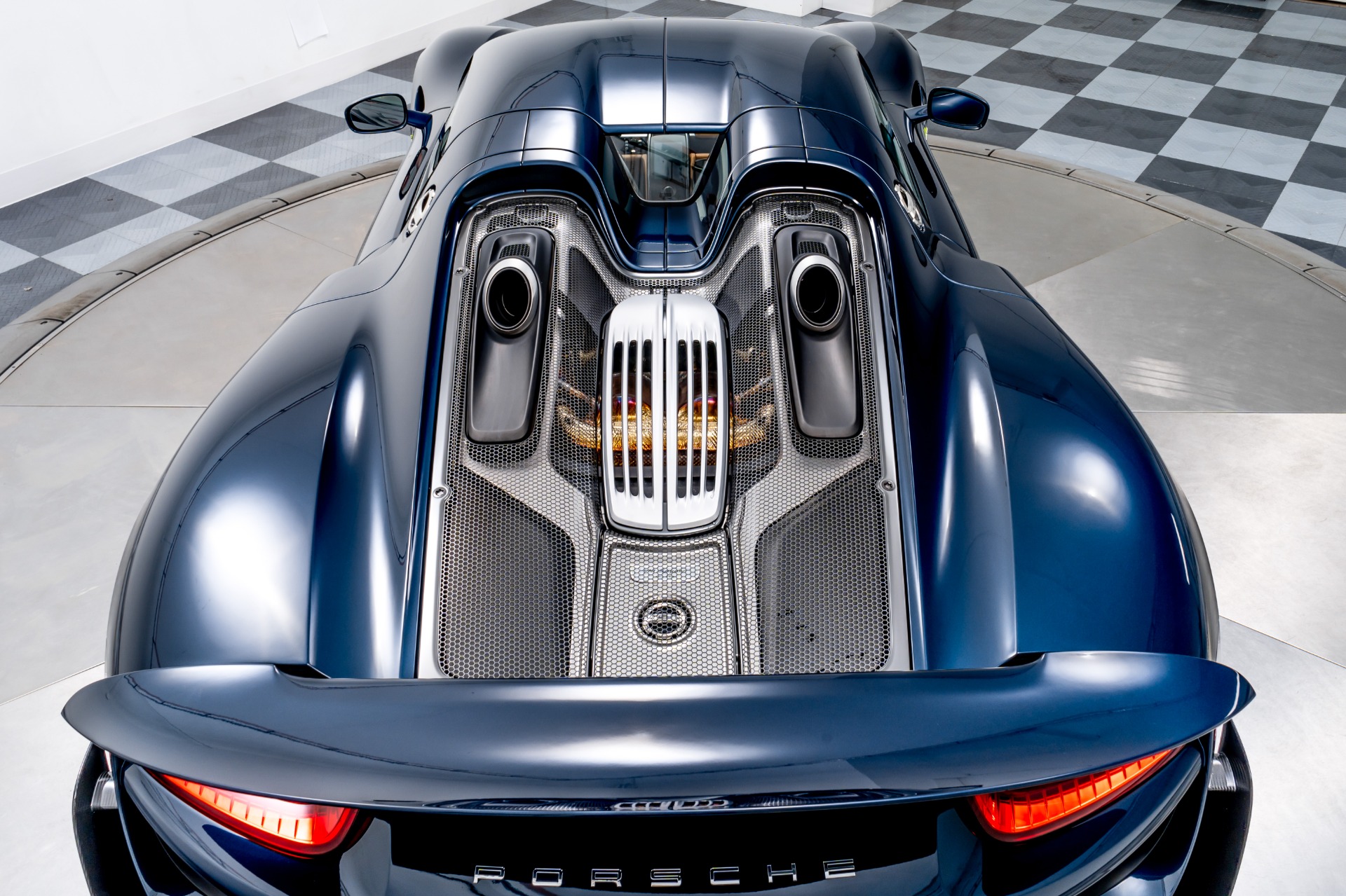 Porsche 918 Spyder Trunk