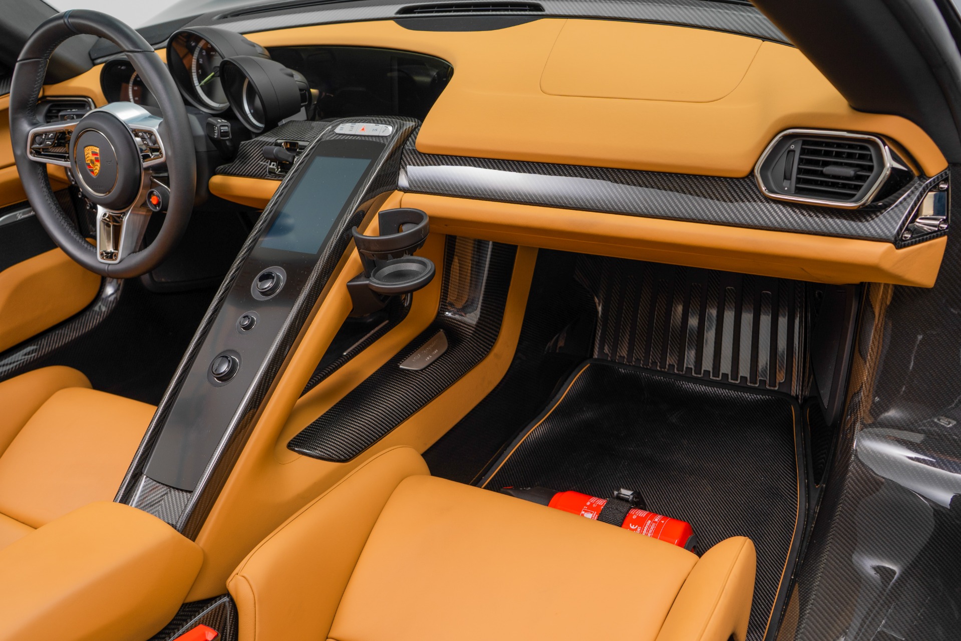Porsche 918 Spyder Interior