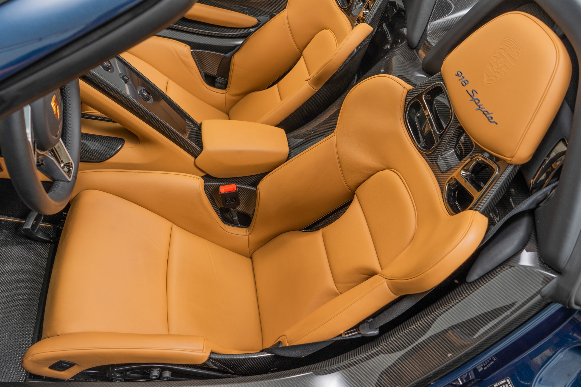 Porsche 918 Spyder Interior