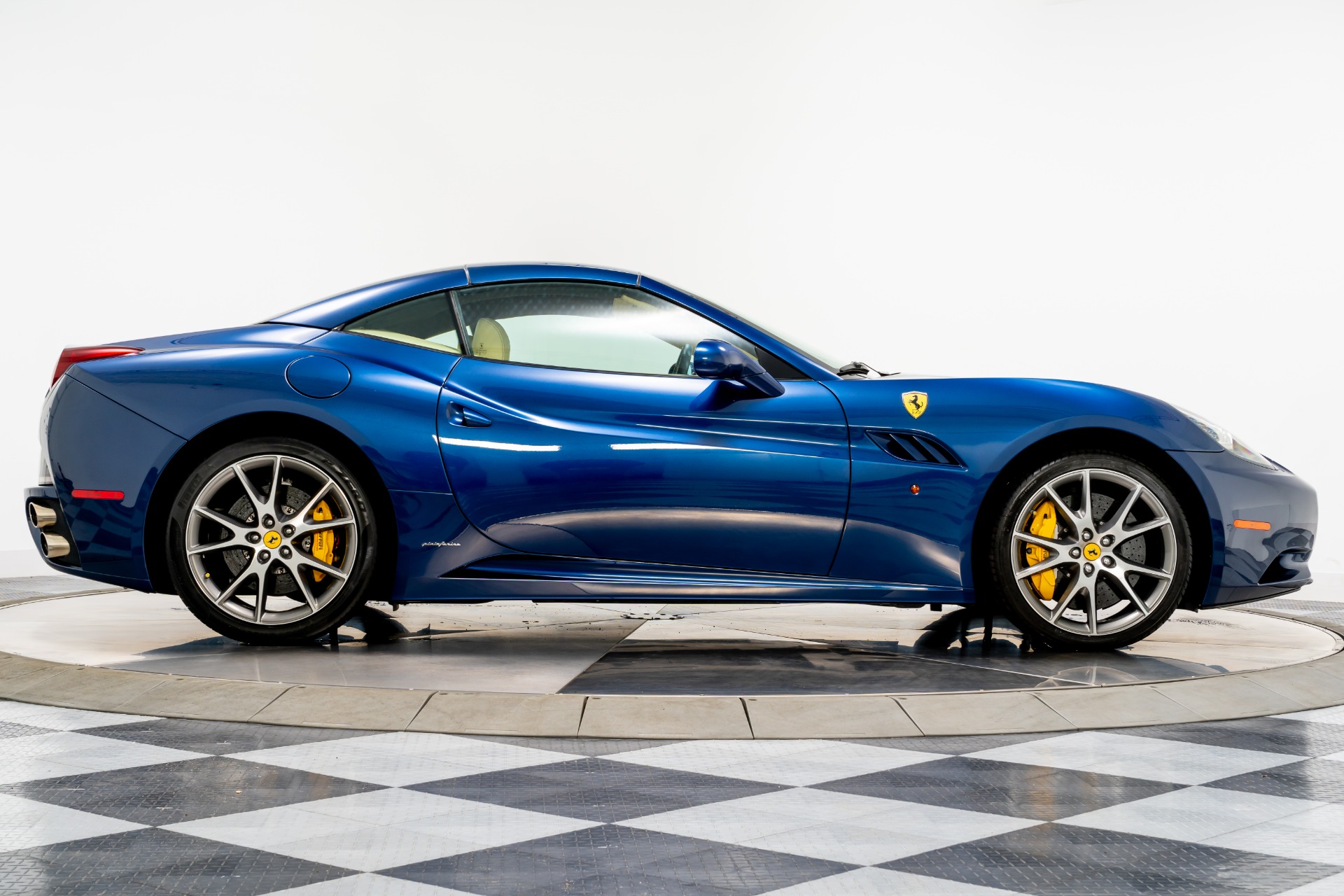 Ferrari California Light Blue