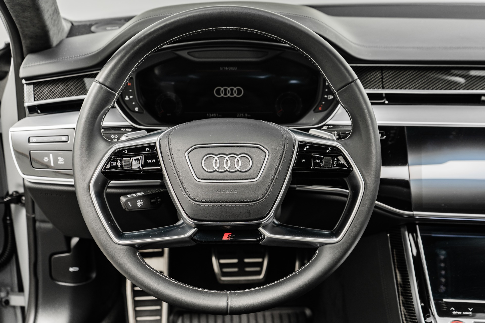 2022 Audi S8 Interior Black