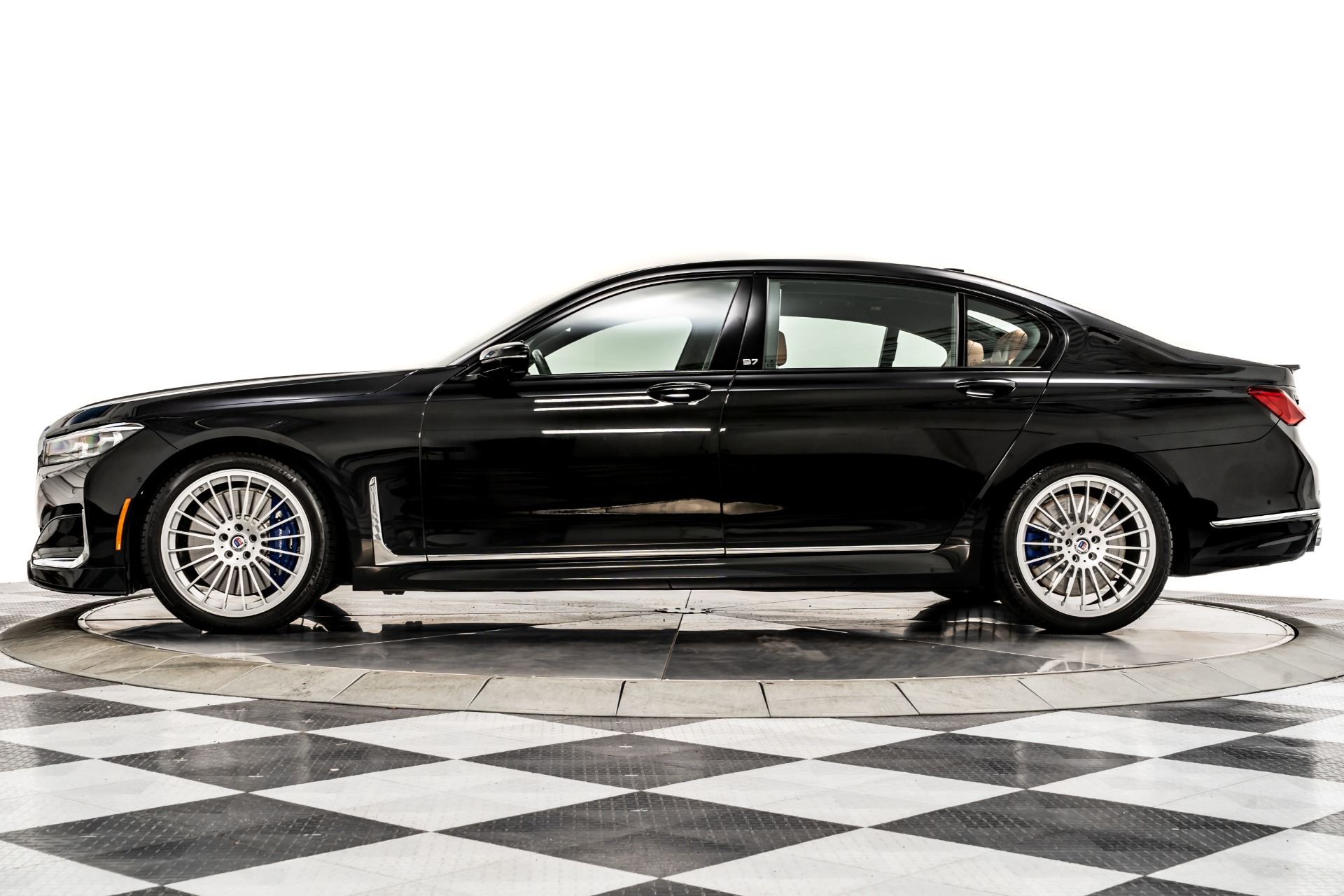 2022 Bmw B7