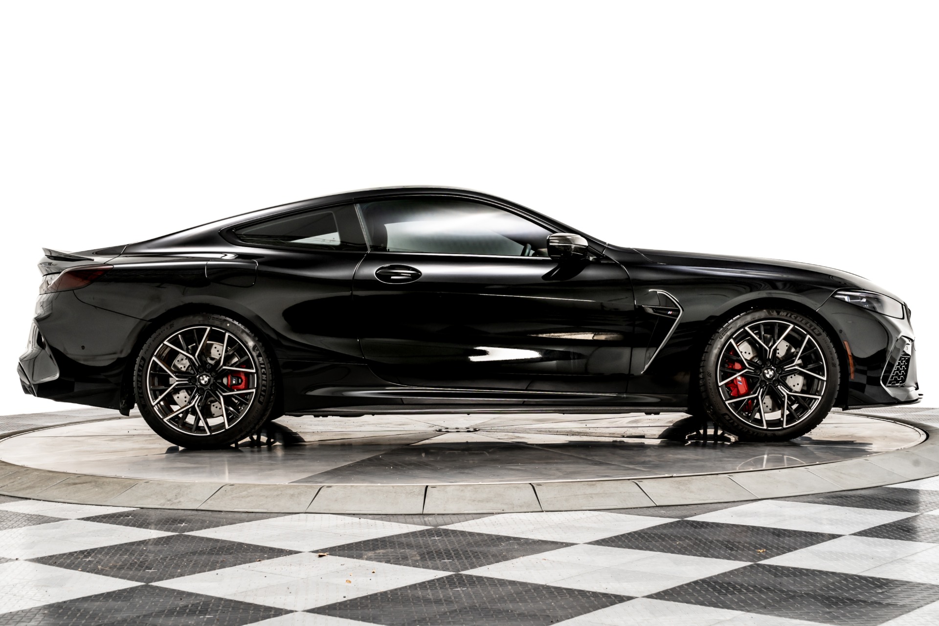 2022 Bmw M8
