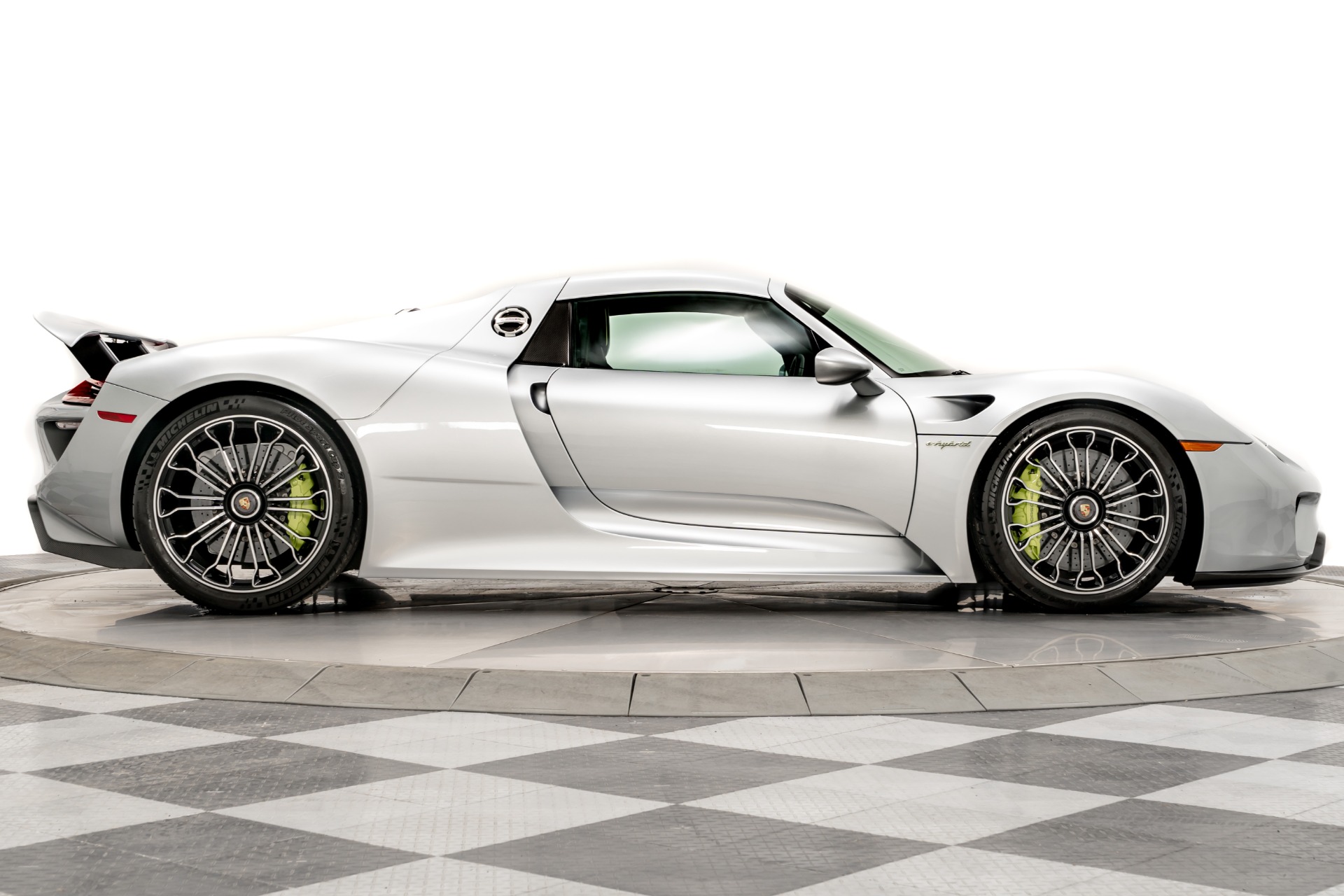 Porsche 918 Spyder Green