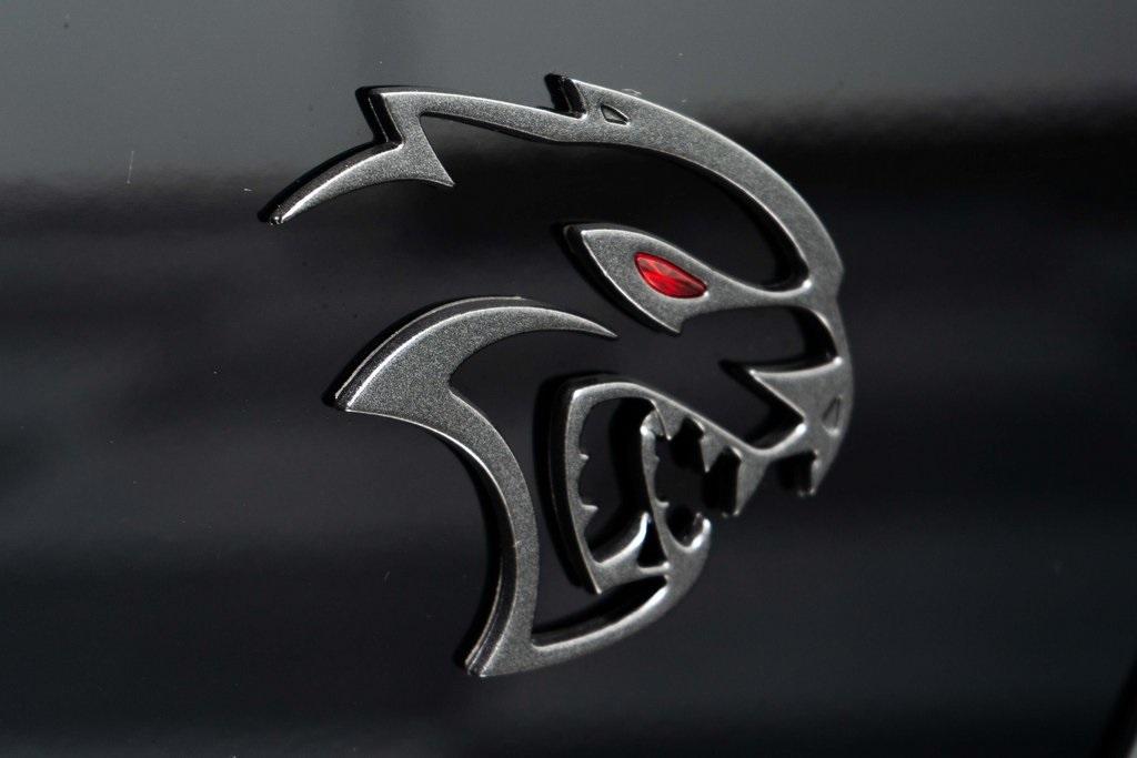 Dodge Challenger Hellcat Logo