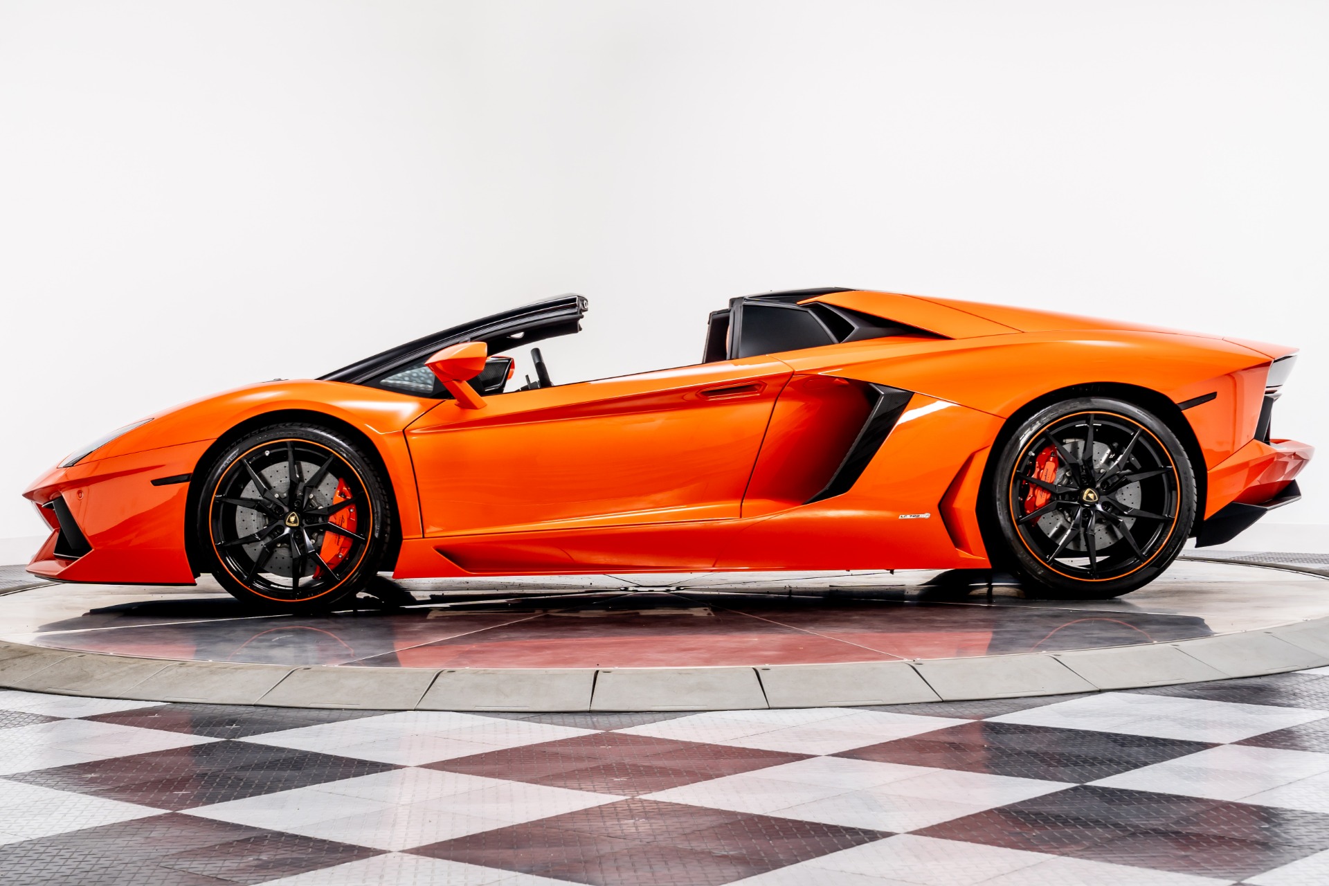 Lamborghini Aventador Lp700 4 Roadster