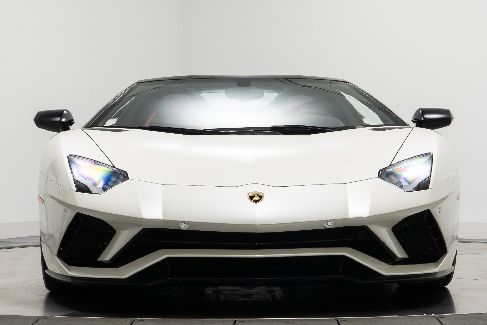 Lamborghini Aventador Anniversario White