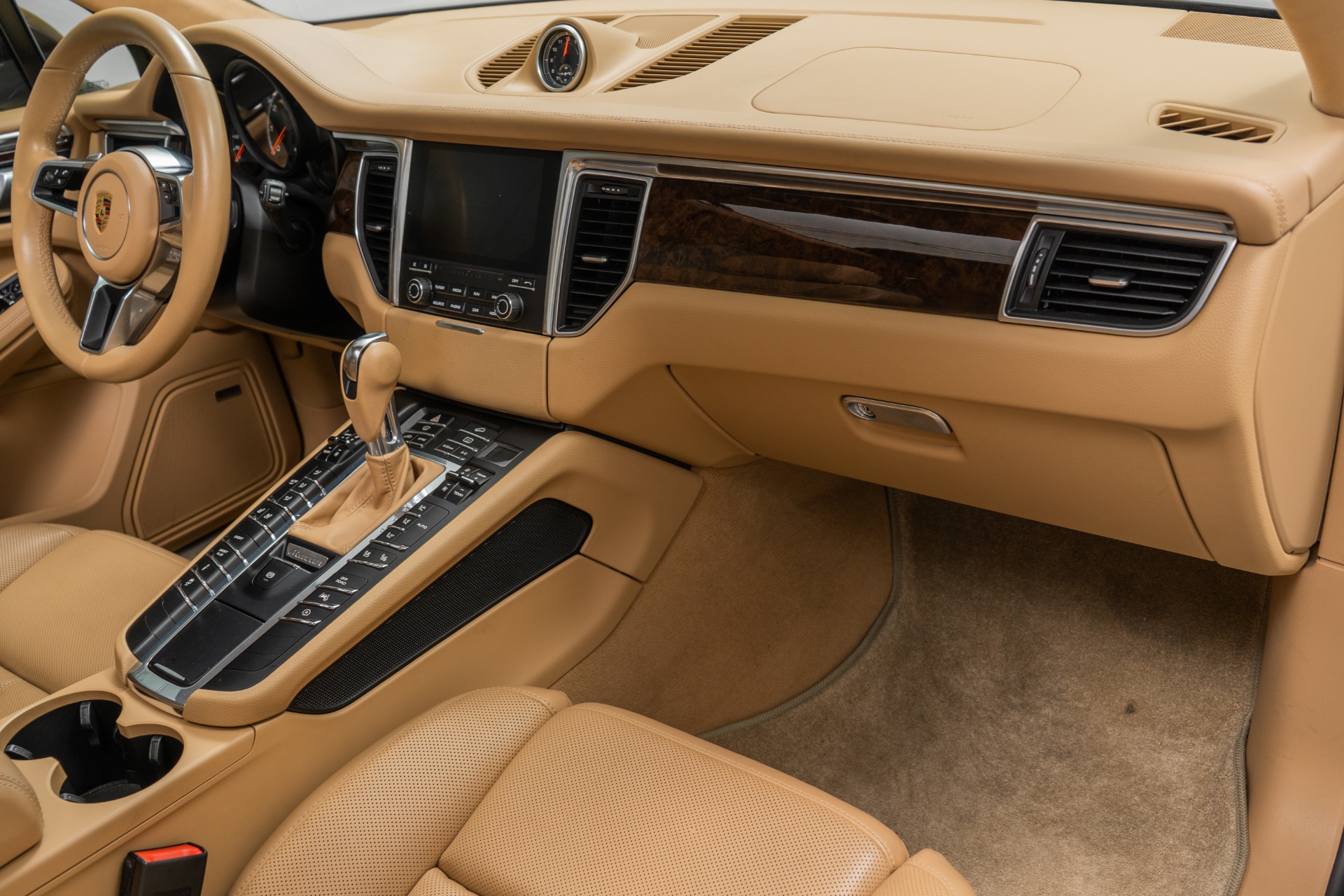 Porsche Macan Interior 2017 | Cabinets Matttroy